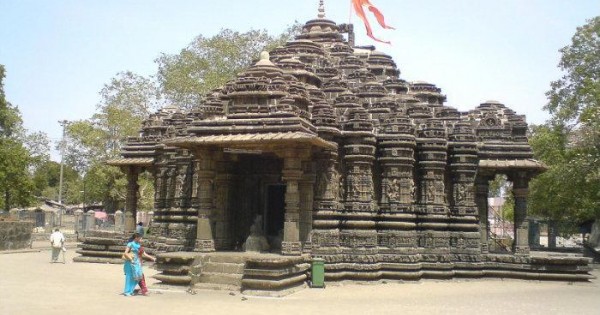 Ambreshwar Shiva Temple,Darshan Information