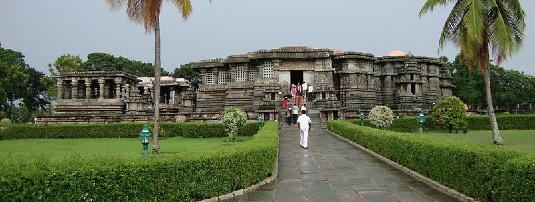 Hoysaleshwara Temple,Darshan Information