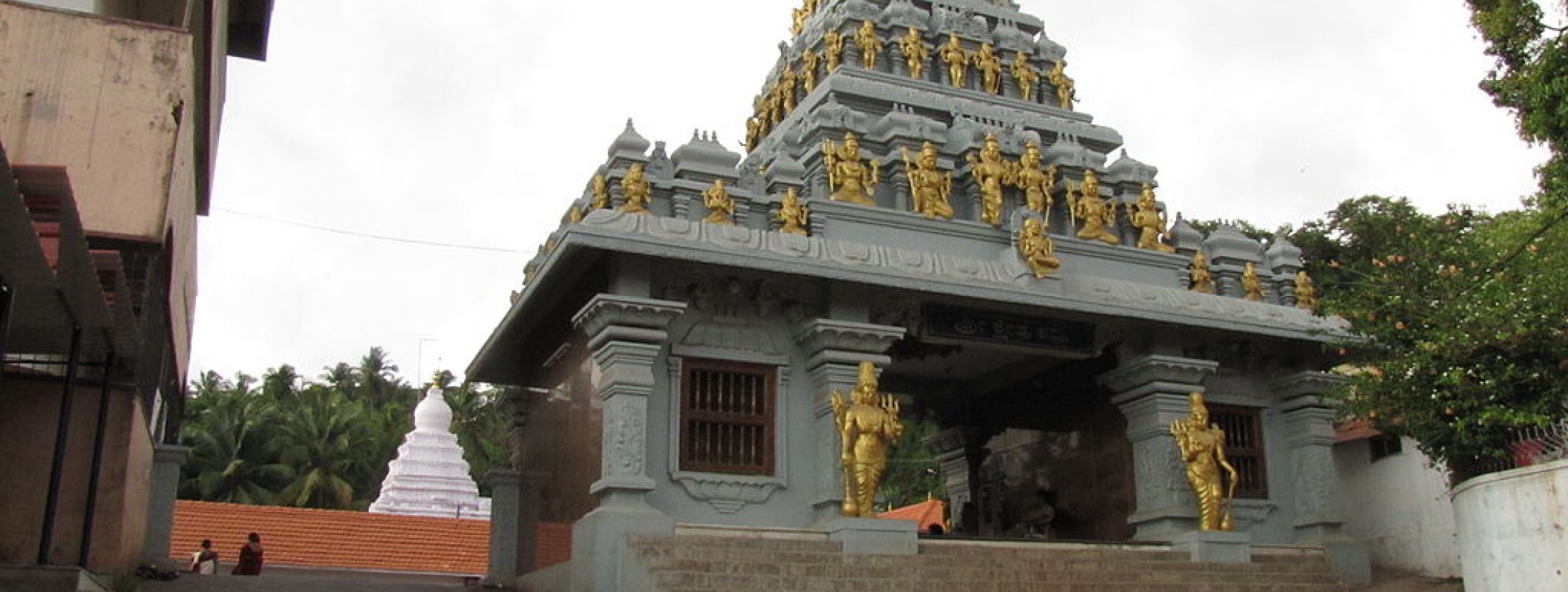 Kadri Manjunath Temple,Darshan Information